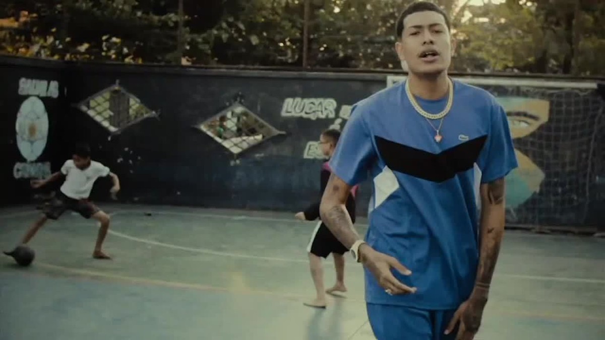 Veja o clipe de Favela Venceu, do rapper Thauan Na Voz | Programão de ...