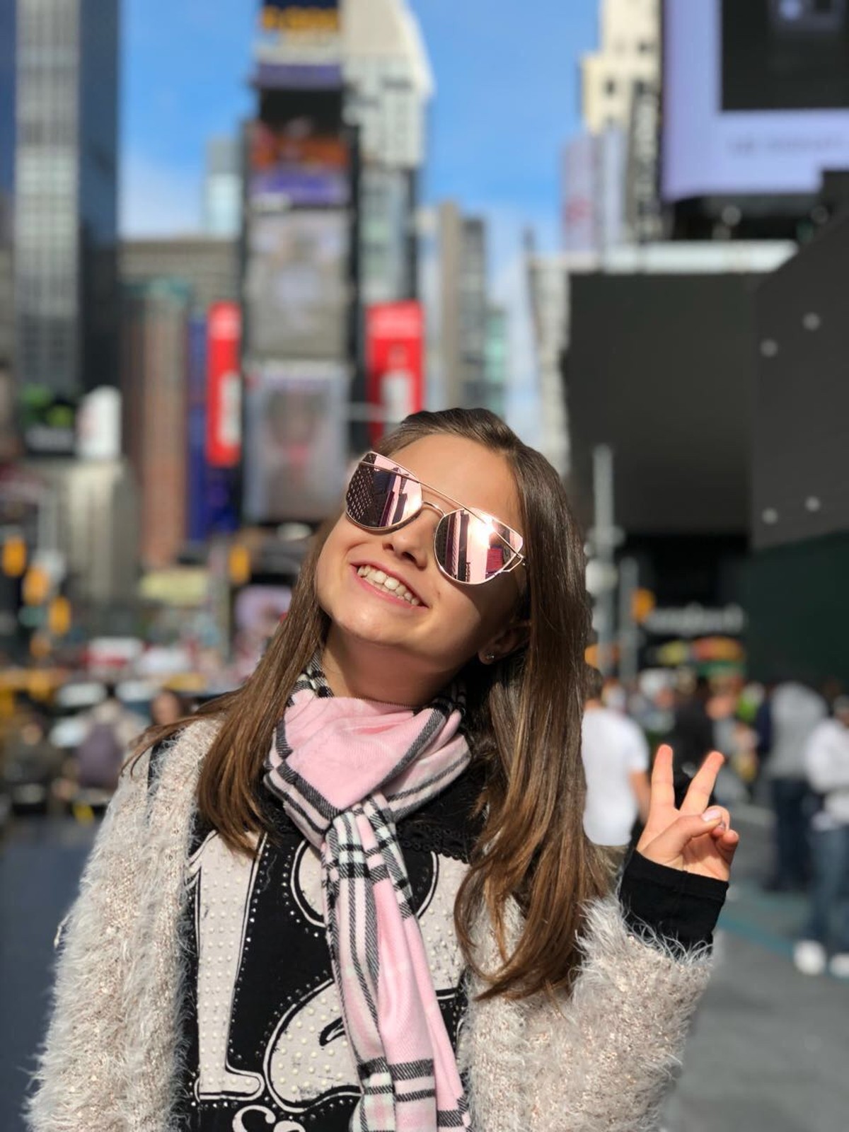 Rafa Gomes, do 'The Voice Kids', faz apresentação em Nova York