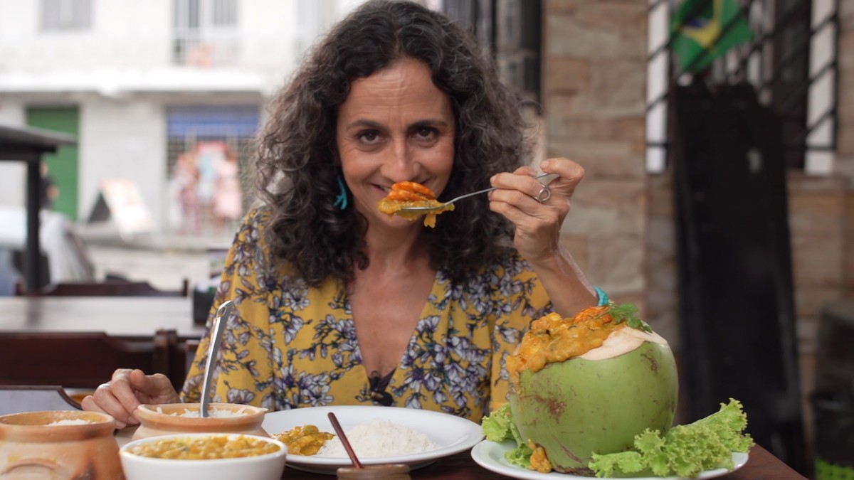 Maria Menezes experimenta pratos inusitados com camarão | Mosaico ...