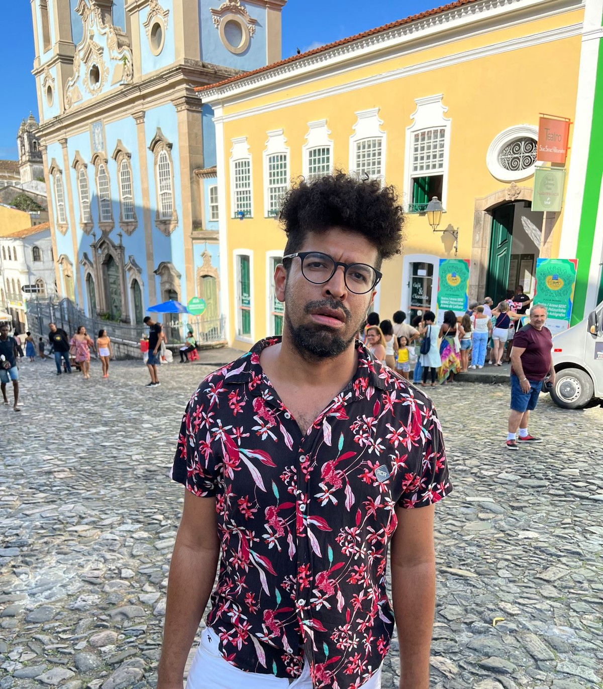 É de graça: Gabriel Nascimento lança livro ‘O rio do sangue dos meninos ...