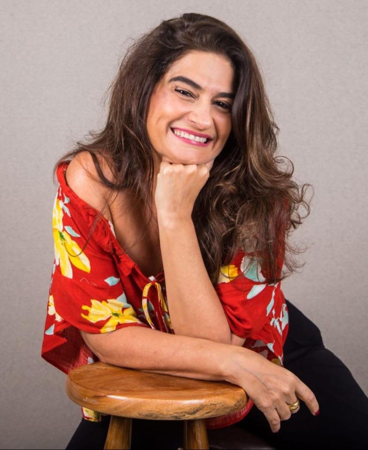 Escritora Renata Fernandes lança livro infantil domingo, 26 | Rede ...