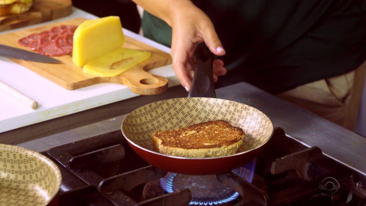Destemperados na TV experimenta os diversos sabores do tradicional xis ...