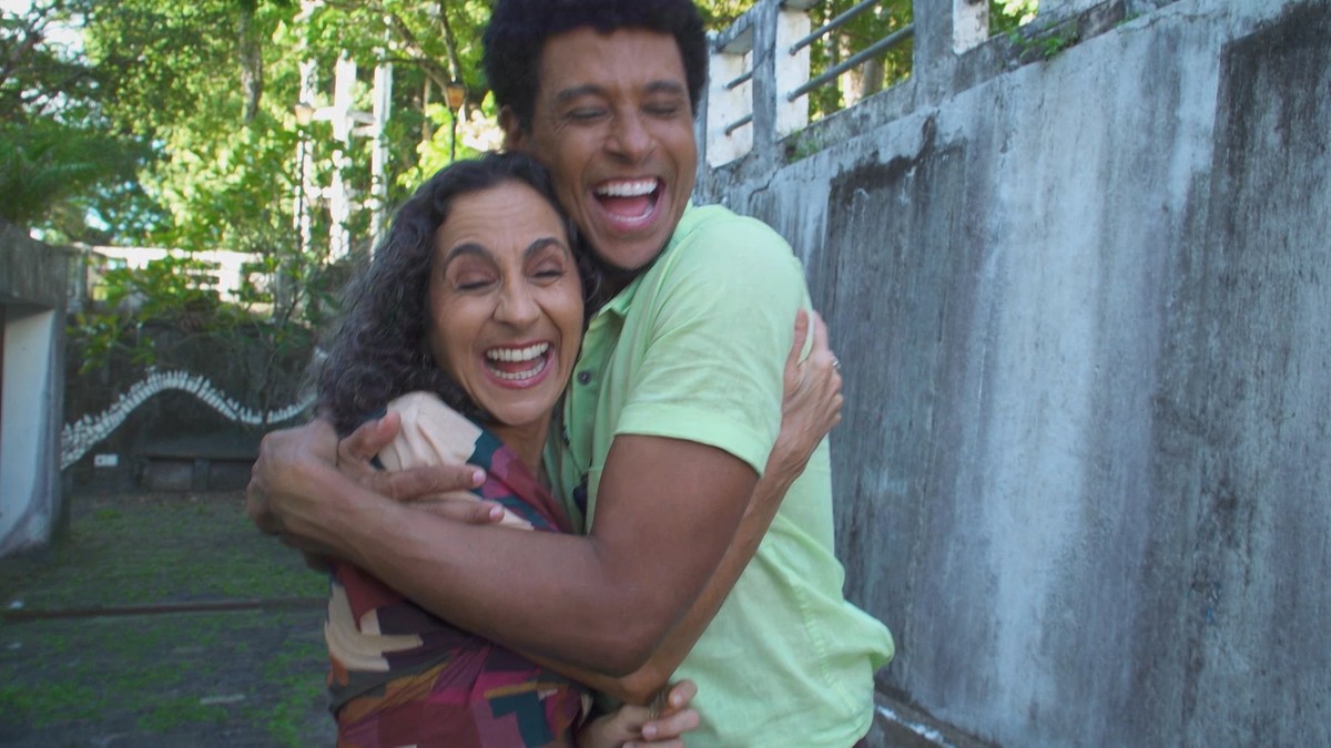 Maria Menezes relembra momentos importantes dos seus 30 anos de ...