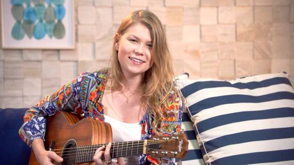 Ouça a nova versão da música 'Bicho do Paraná' pela cantora Vicka ...