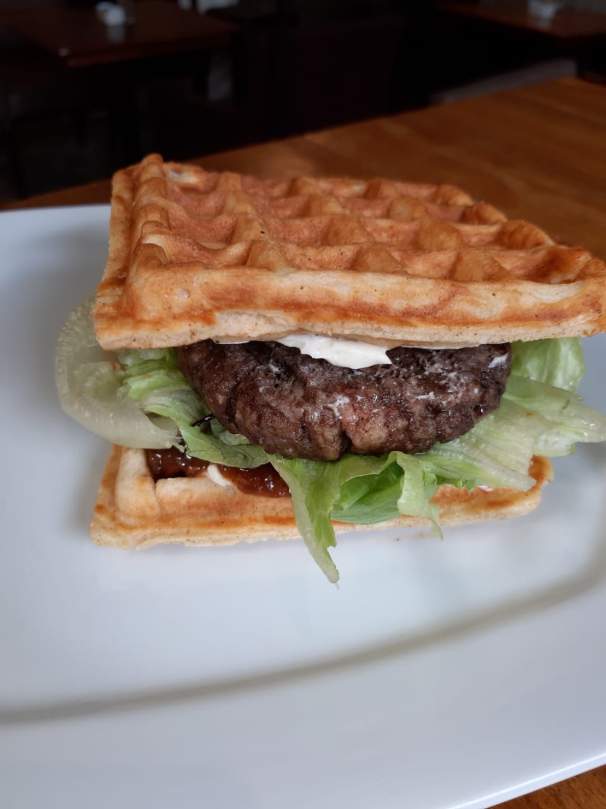 Passo a passo: aprenda a receita do waffle burger | Extras Estúdio C ...