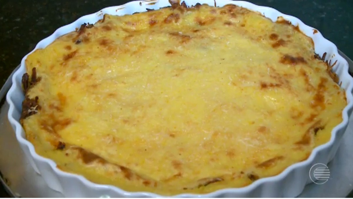 Saiba como preparar um escondidinho de macaxeira com carne de sol