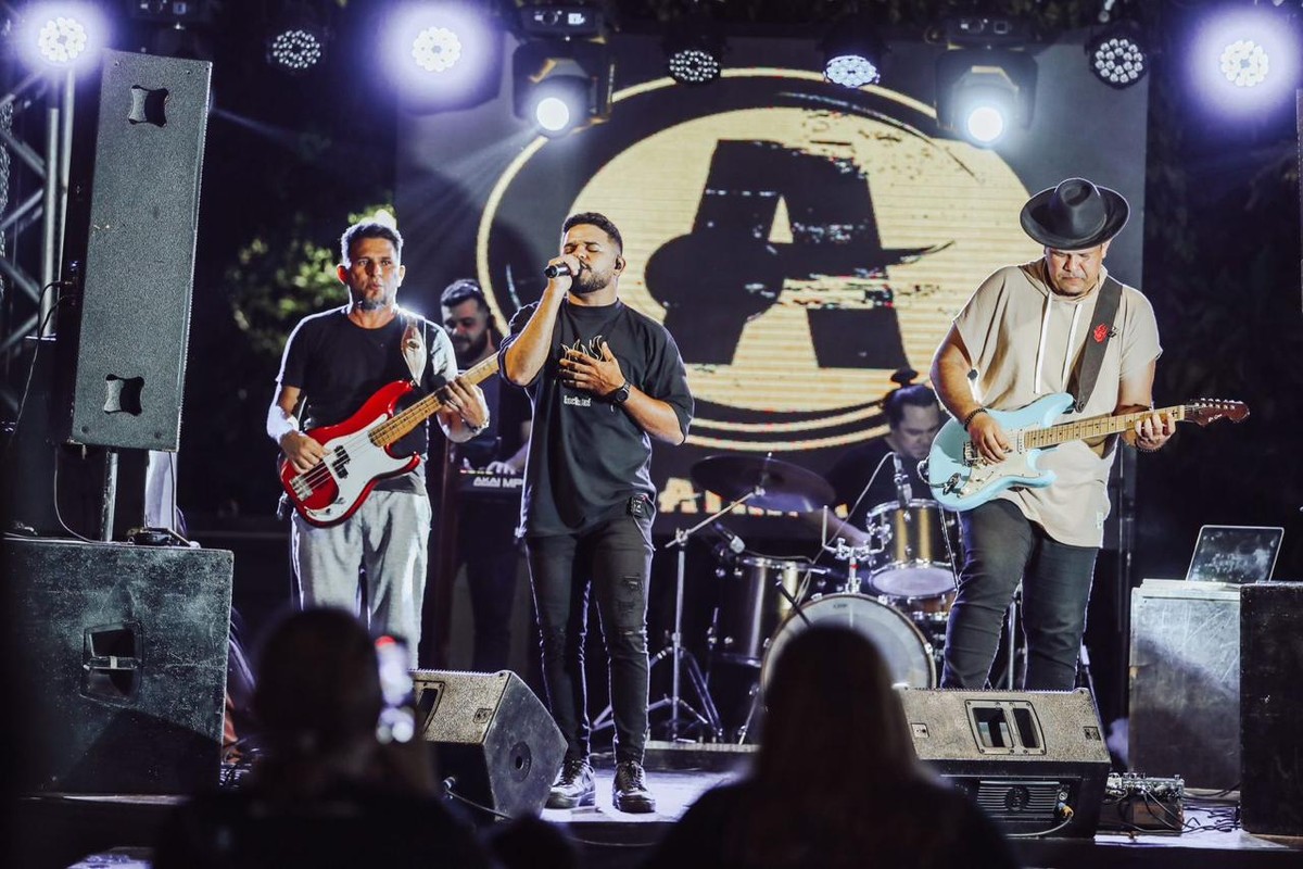 Com 28 anos de carreira, banda Atrium interpreta canções no Paneiro ...