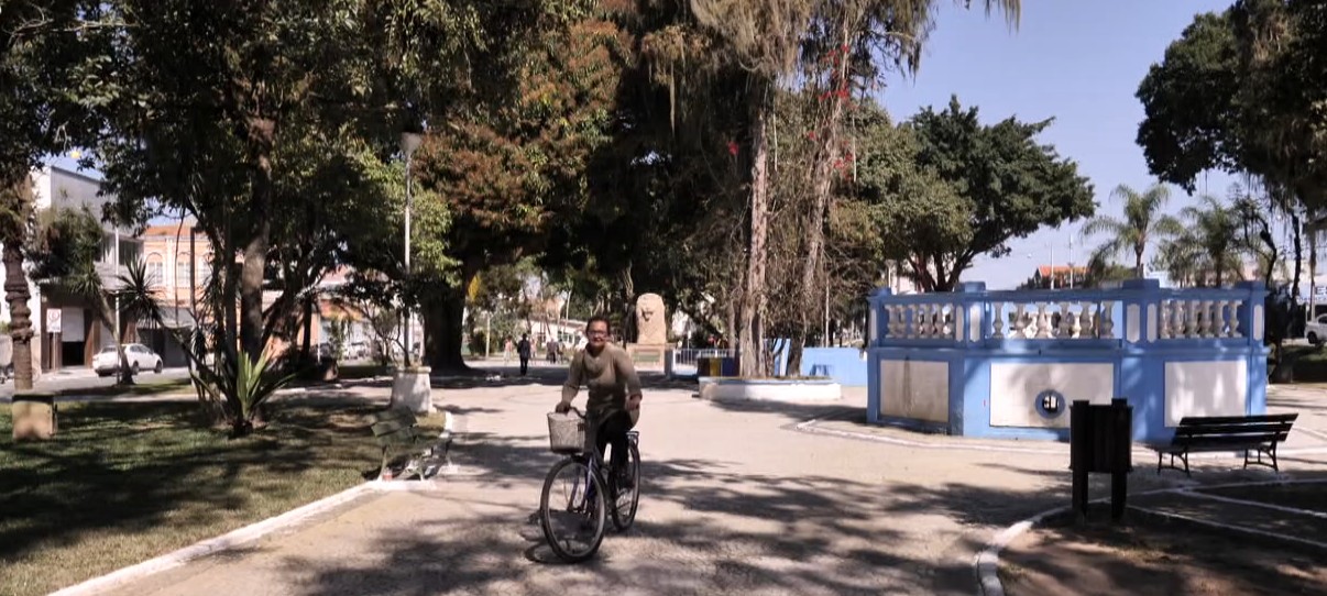 Ana Zimmerman conhece família que usa a bicicleta como principal meio ...