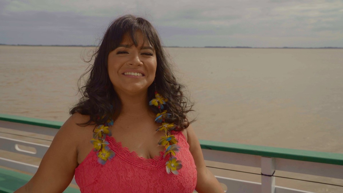 Exaltando a força e a beleza da mulher amazônica, a cantora Priscila ...
