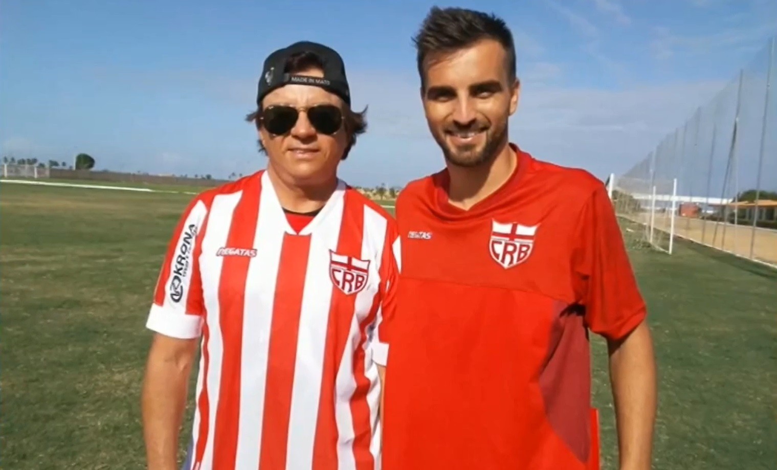 Rafael Longuine, meia do Londrina, é genro de Chitãozinho, cantor ...