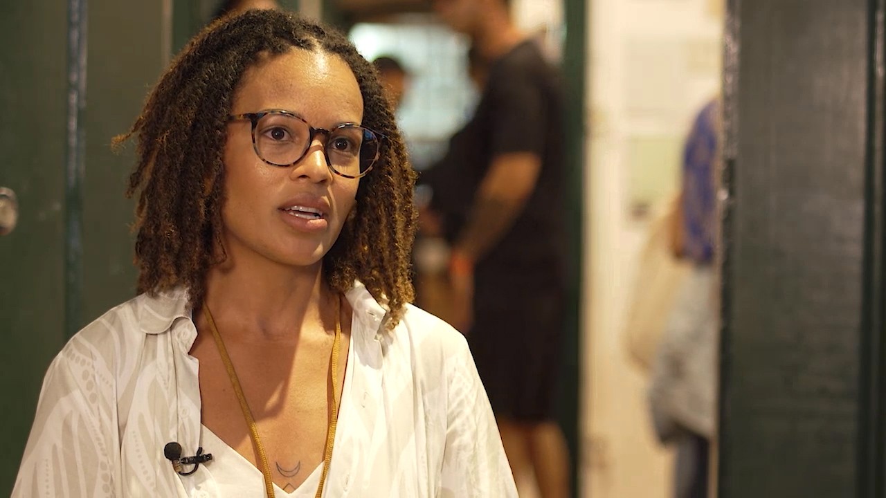 Escritas Baianas: conheça a escritora Calila das Mercês | Rede globo