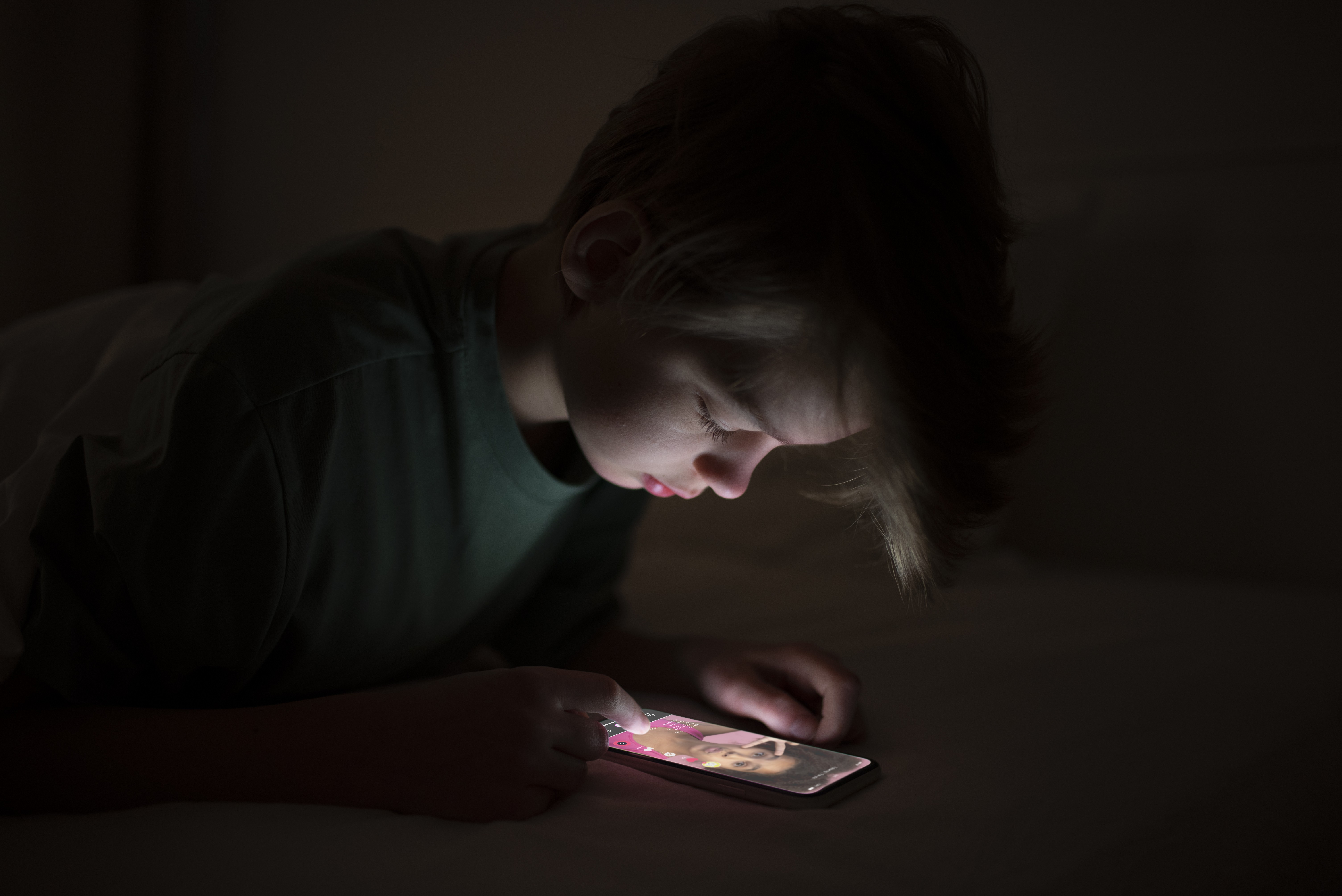 Dia do Abraço: como a falta de afeto físico e o isolamento social se ...