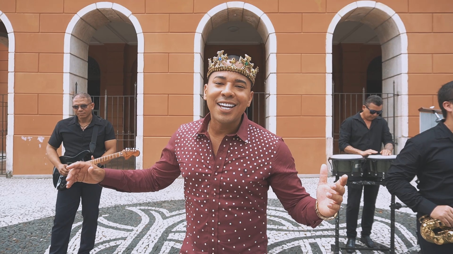 Joelson Pantoja canta o brega romântico “Miragem” no Sons do Pará | Rede globo