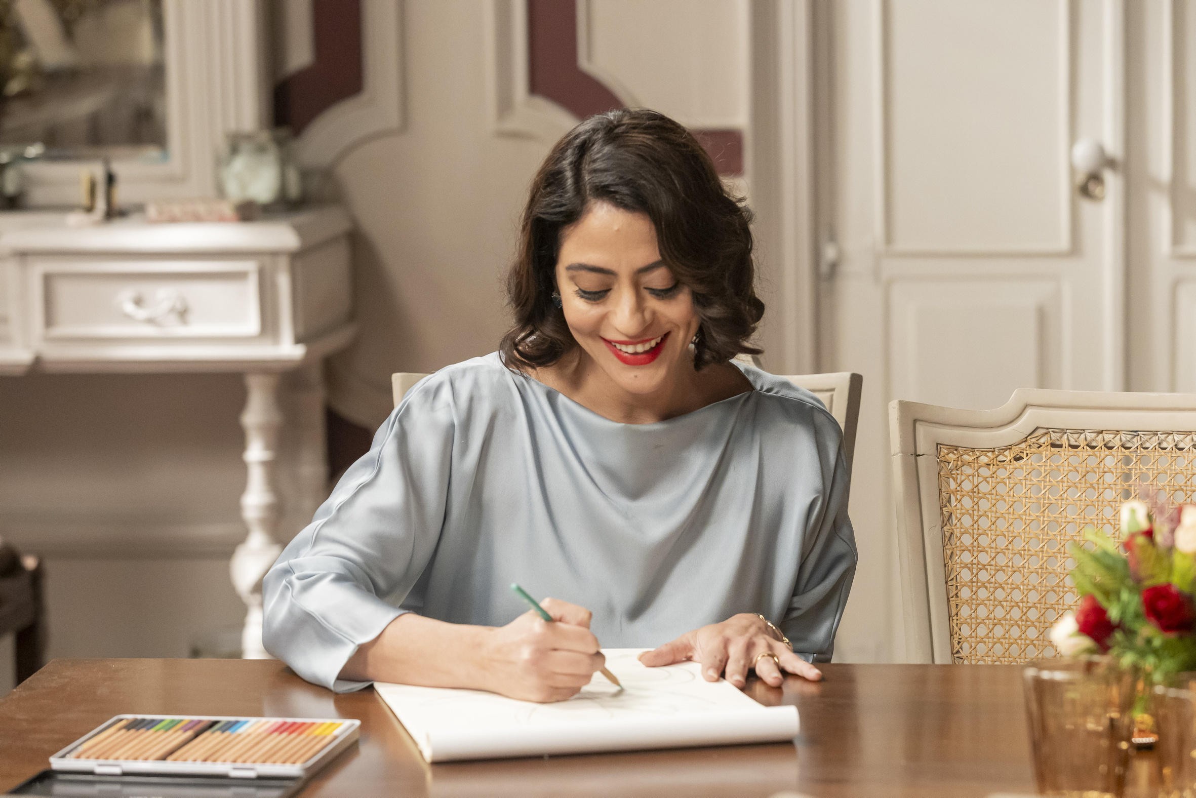 'Garota do Momento': Clarice redescobre seu talento para a pintura