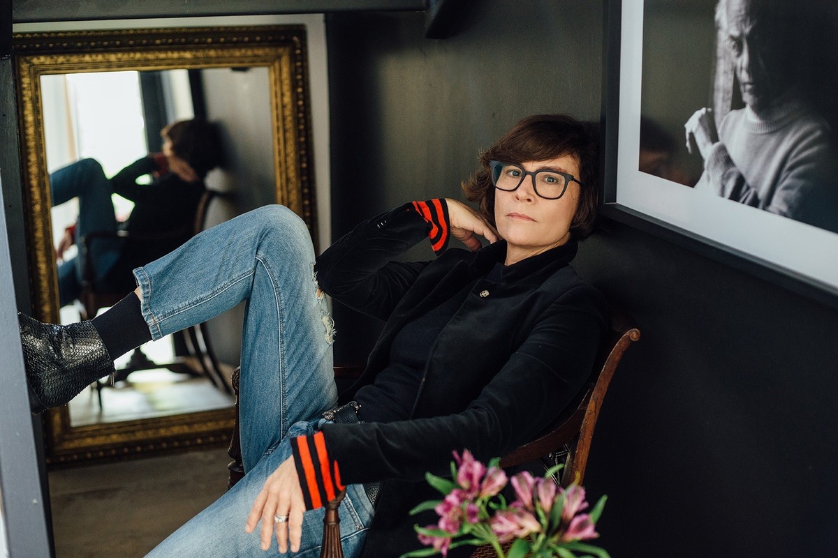 Autora chilena Sara Bertrand ministra oficina de escrita criativa nos ...