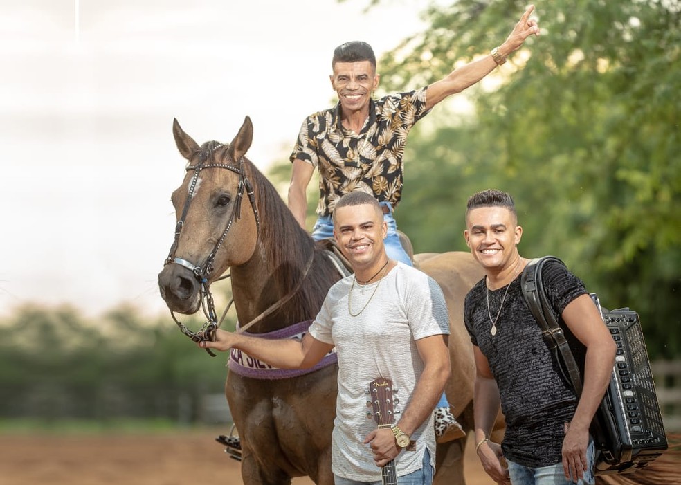 Trio Granah e Raimundinho do Acordeon animam primeira live do ‘São João ...