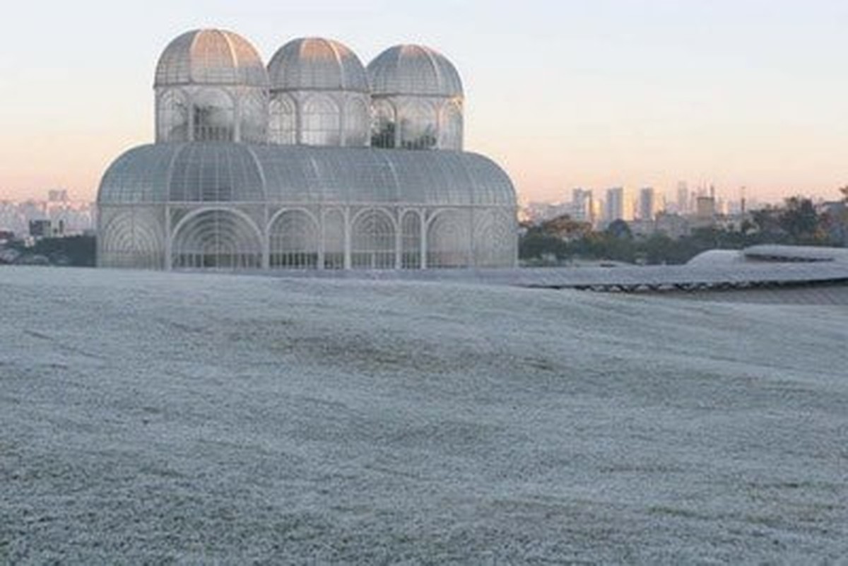 Neve que caiu em Curitiba em 2013 já completa seis anos; veja fotos e ...