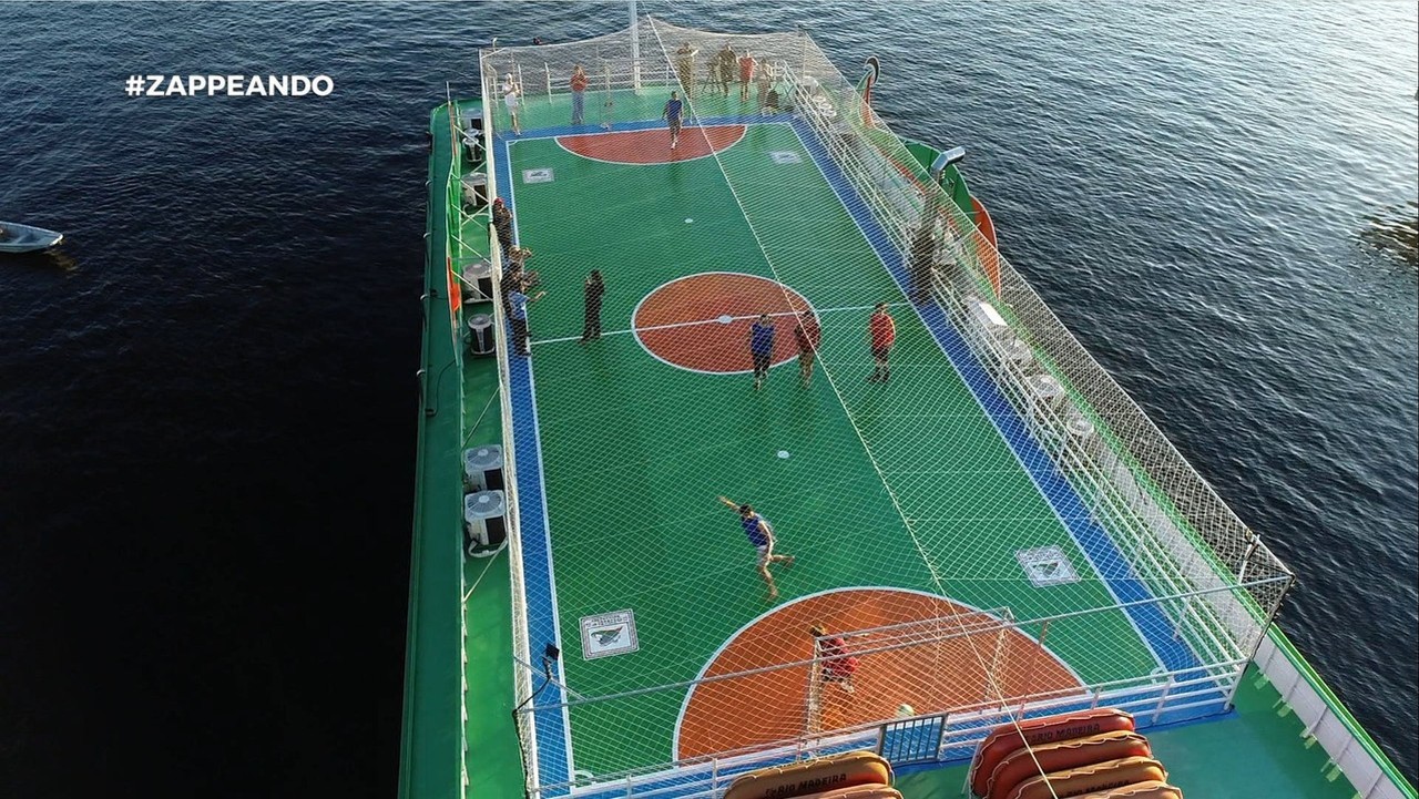 Zapp traz futebol no meio do rio, pequenos gênios e força feminina ...