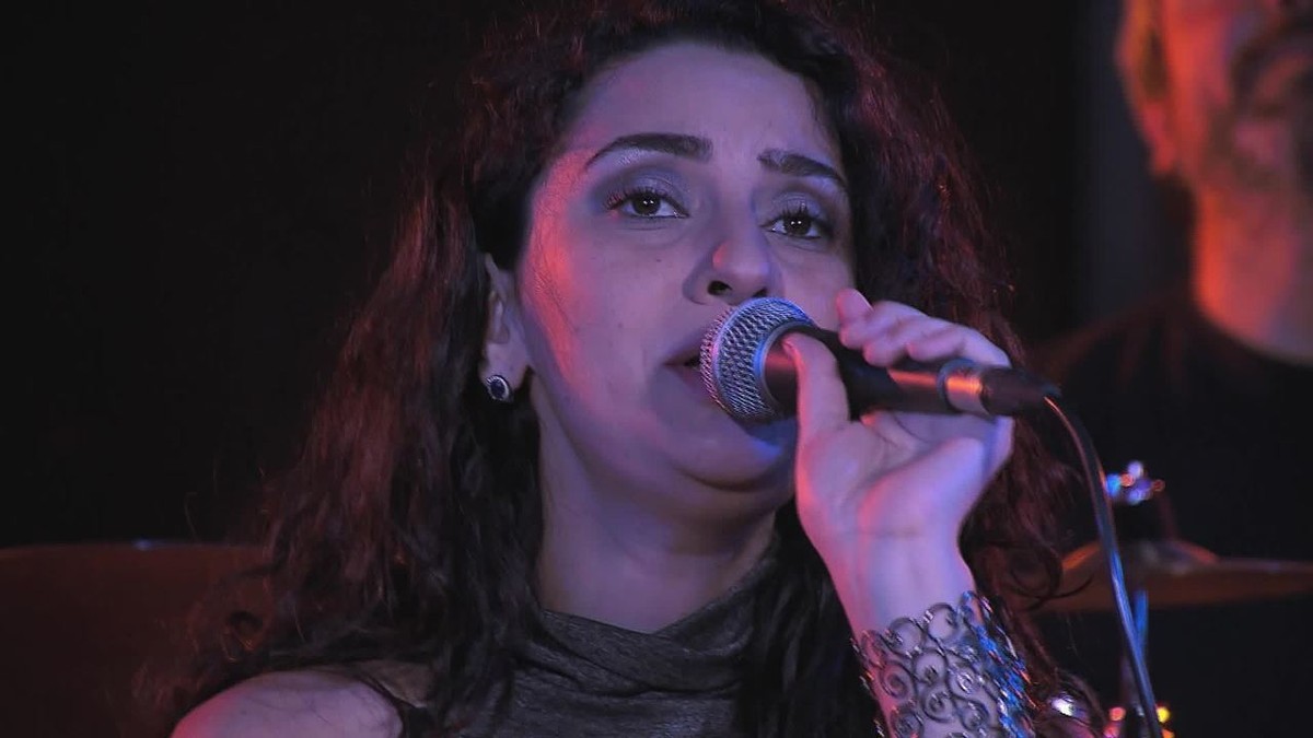 Aline Calixto comemora 10 anos de carreira com DVD