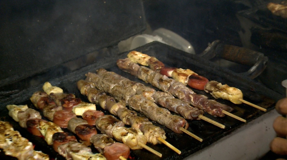 Churrasquinho: a grande paixão nacional