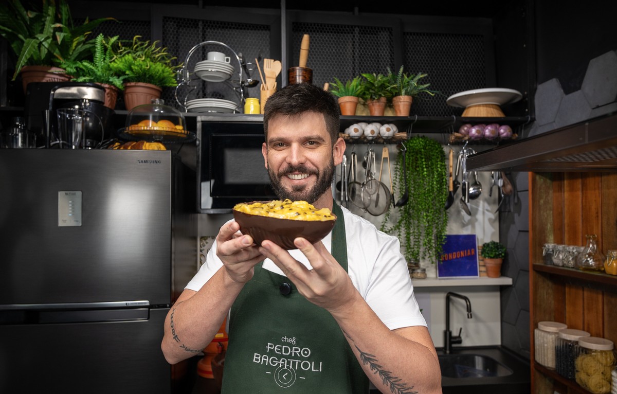 Chefe Rondoniense Pedro Bagattoli faz receita de ovo de páscoa com recheio de tapioca e geleia ...